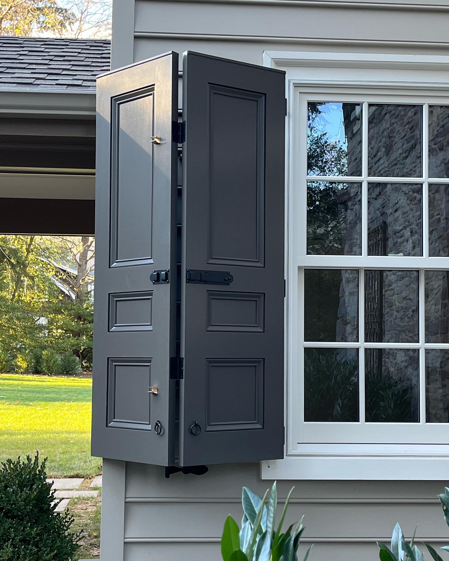 The Advantages of Operable Exterior Shutters | Timberlane Blog